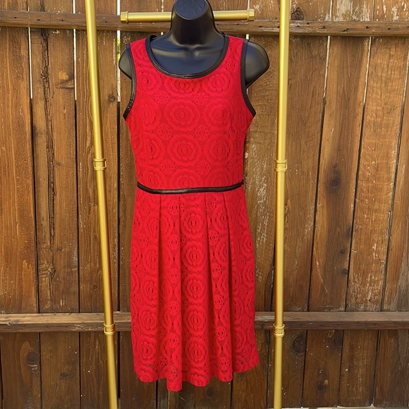 Enfocus Studio | Dresses | Enfocus Studio Red Floral Lace Detailed ...